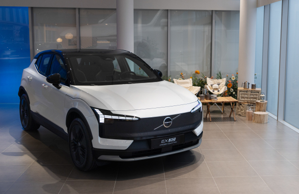 [시승기]뛰어난 퍼포먼스 자랑하는 볼보 'EX30 CC' - 매일일보